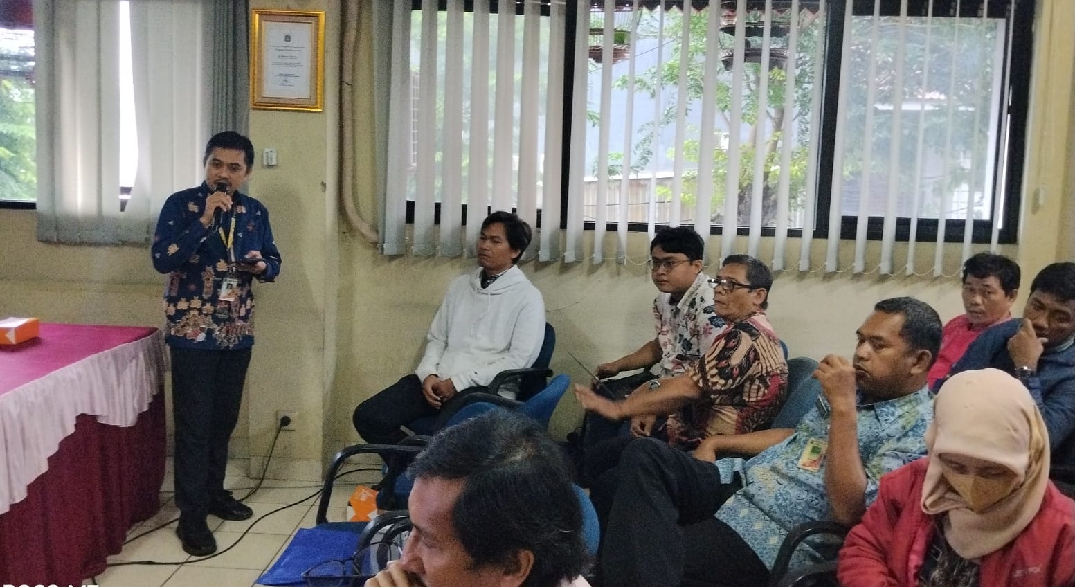 Sudis Kominfotik Jakbar Sosialisasi TTE dan Email Resmi di Tambora ...