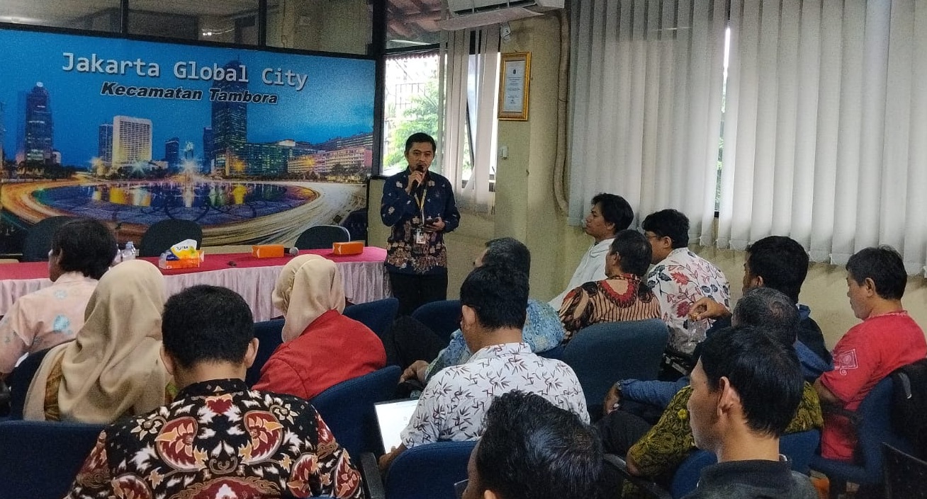 Sudis Kominfotik Jakbar Sosialisasi TTE dan Email Resmi di Tambora ...